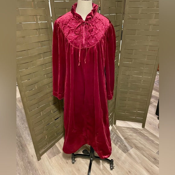 Adonna | Intimates & Sleepwear | Vintage Adonna Dressing Robe | Poshmark